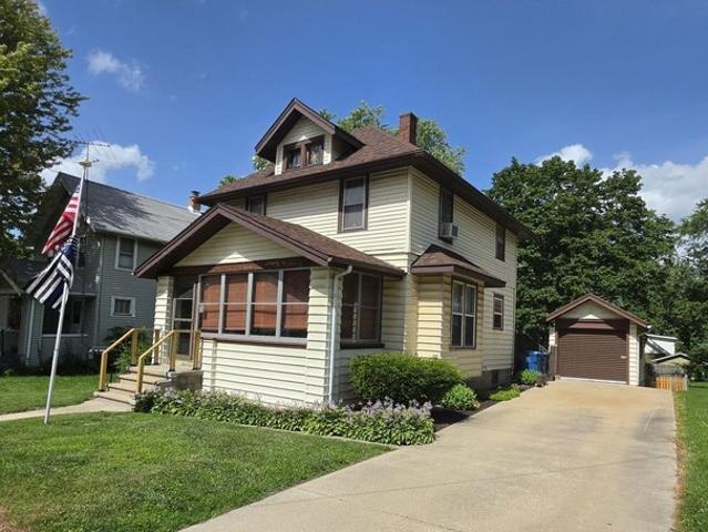 906 S Galena Ave, Dixon, IL 61021
