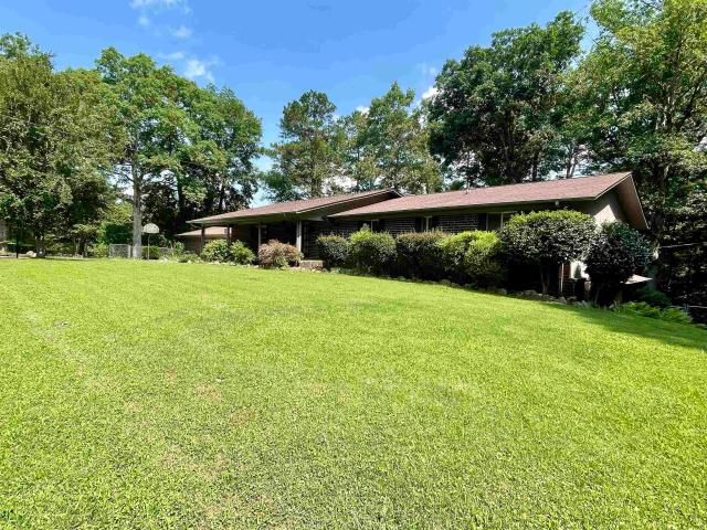 906 Scenic Dr