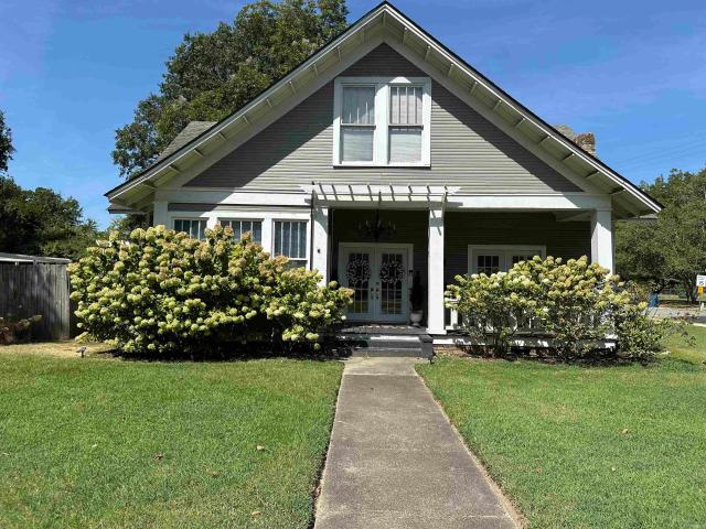 906 School St Street