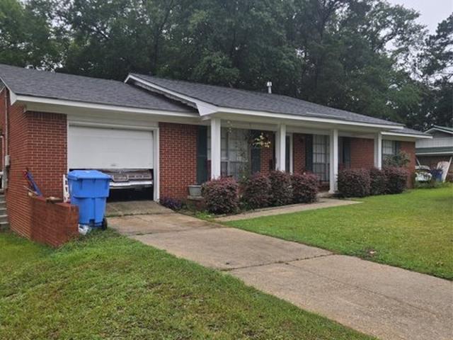 906 Skidmore Ave, Prattville, AL 36066