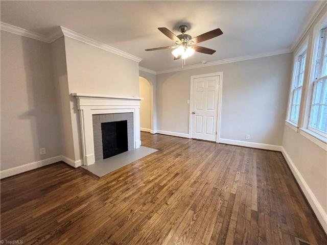 906 Spruce Street