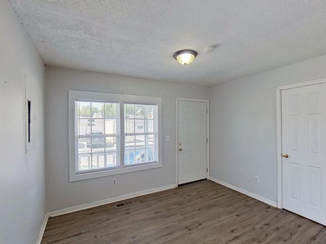 906 Starkeys Alley
