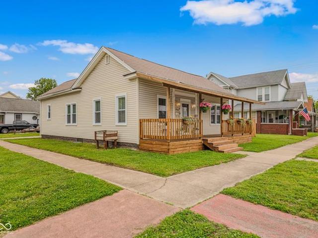 906 Sycamore St, Columbus, IN 47201