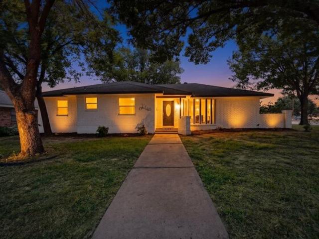 906 Pinedale Ln, Dallas, TX 75241