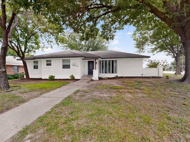 906 Pinedale Lane