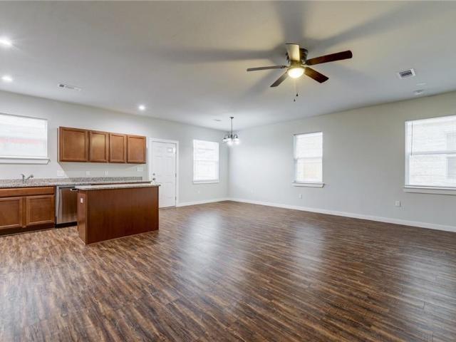 906 Quartz Ct # 401