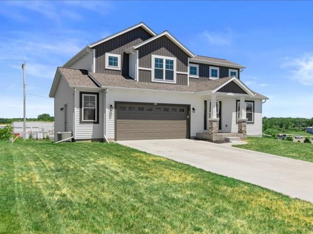 906 Ridge Ct, Watertown, WI 53094