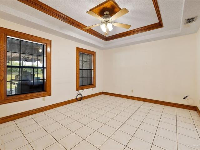 906 W Veterans Boulevard