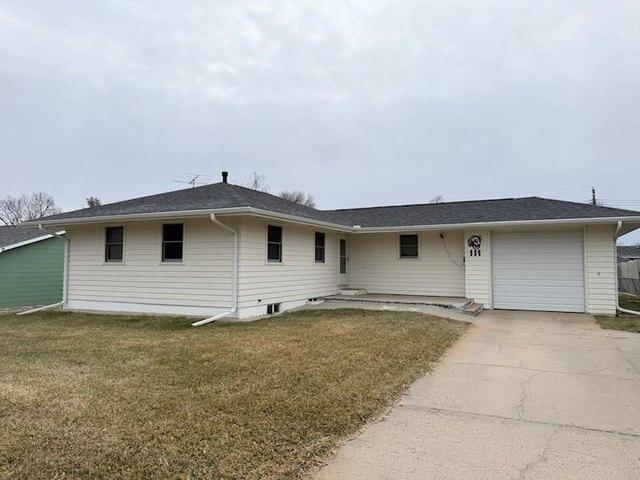 906 W J St, McCook, NE 69001
