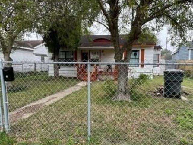 906 W Lincoln Avenue