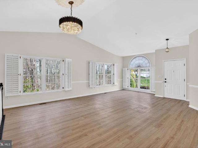 906 Whispering Ridge Lane