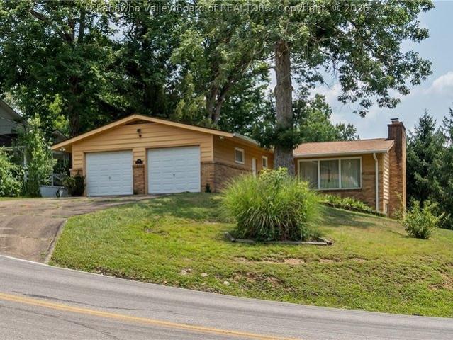 906 Wilkie Dr, Charleston, WV 25314