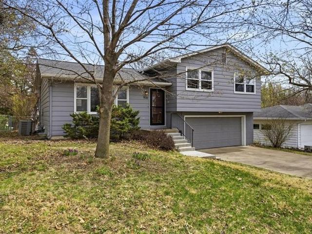 906 Talwrn Ct, Iowa City, IA 52246