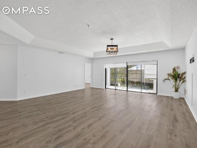 9074 Chatsworth Cascades Cir, Boca Raton, FL