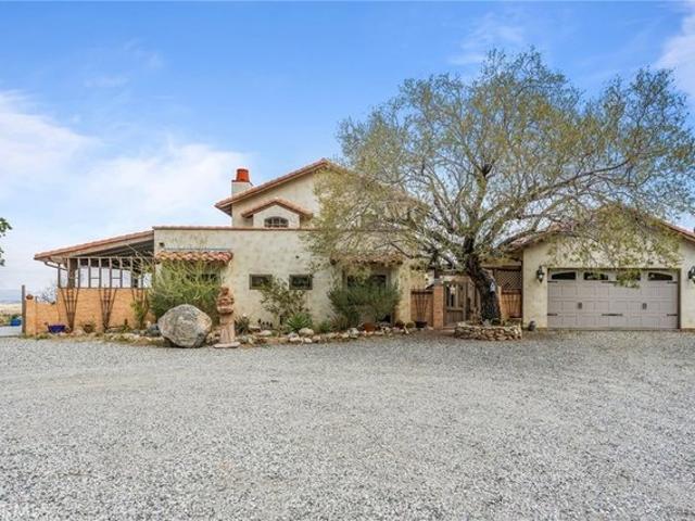 9075 Mesa Vista St, Apple Valley, CA 92308