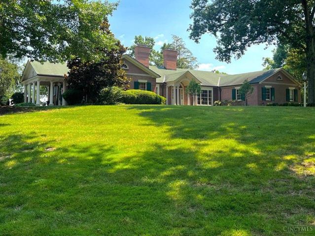 9075 Indian Ridge Ln, Indian Hill, OH 45243