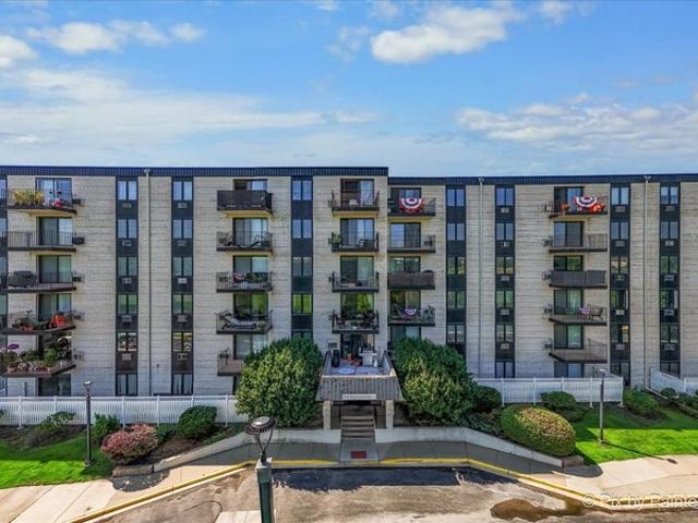 9078 W Heathwood Dr Apt 5K, Niles, IL 60714