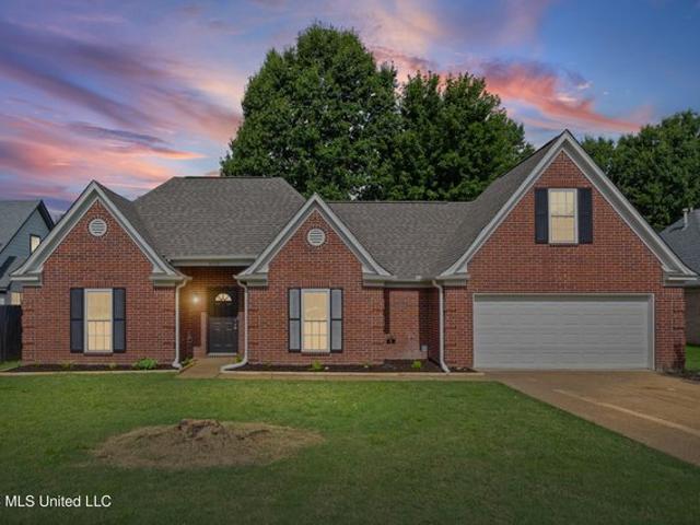 9079 Hickory Dr, Olive Branch, MS 38654