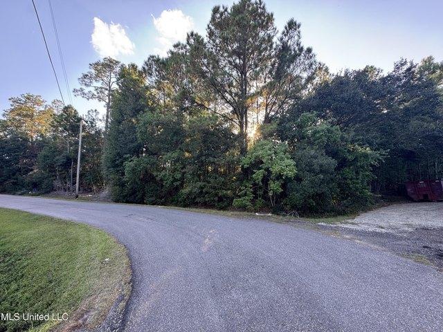 9079 Iris St, Bay Saint Louis, MS 39520