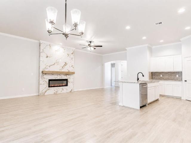 9070 Oak Tree Circle