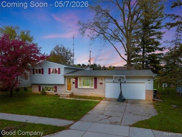 9072 Chesterfield Dr, Swartz Creek, MI 48473