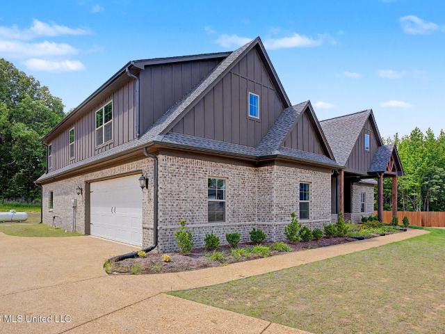 9072 Treadway Creek
