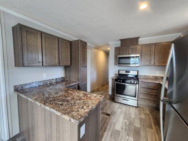 9072 Windward Dr Unit 198, Clay Township, MI 48001