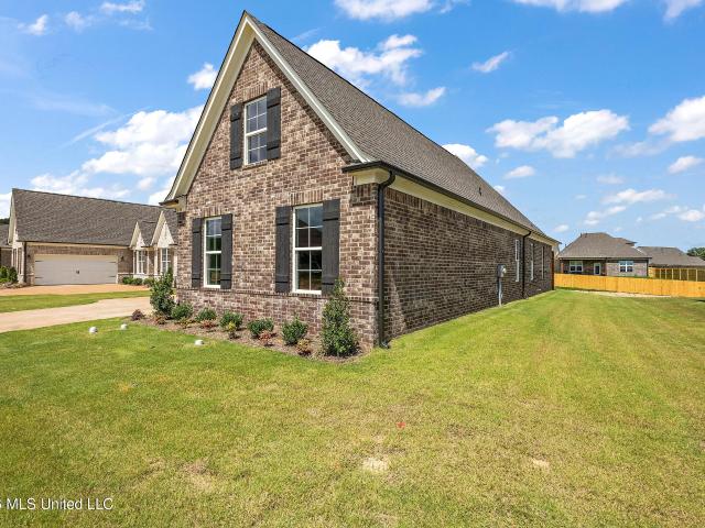 907 Coahoma Court