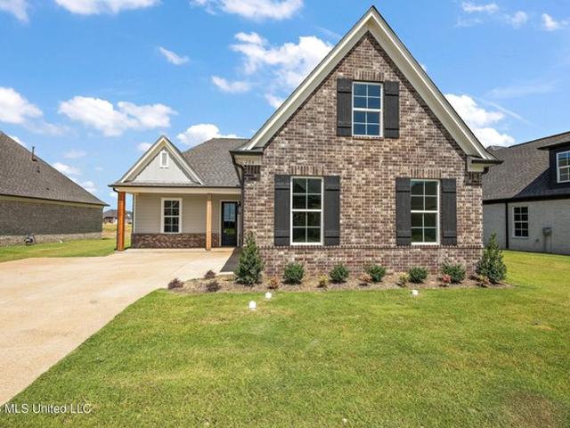 907 Coahoma Ct, Nesbit, MS 38651