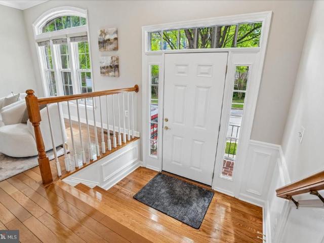 907 Crestfield Drive