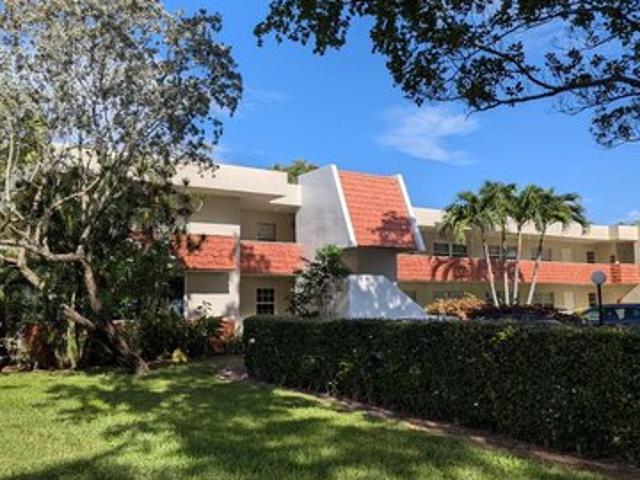 907 Cypress Ter Apt 205, Pompano Beach, FL 33069