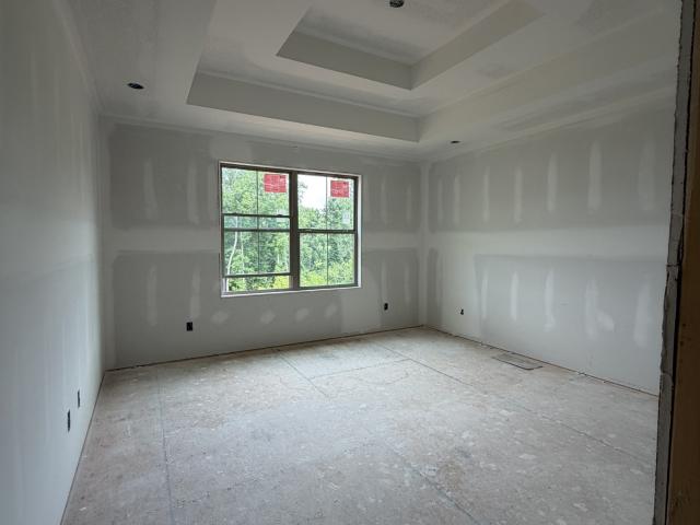 907 Bankside Dr