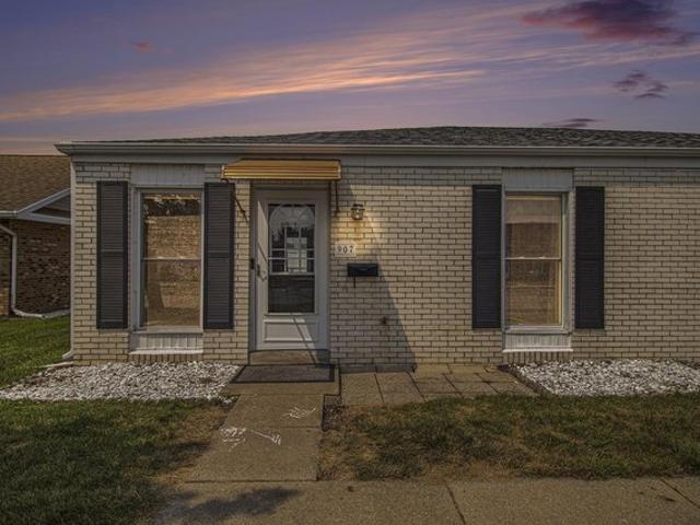907 Berkley Cir, Mishawaka, IN 46544