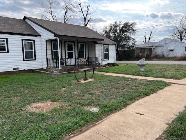 907 Bleeker St, Brady, TX 76825 | MLS #103904 | Compass