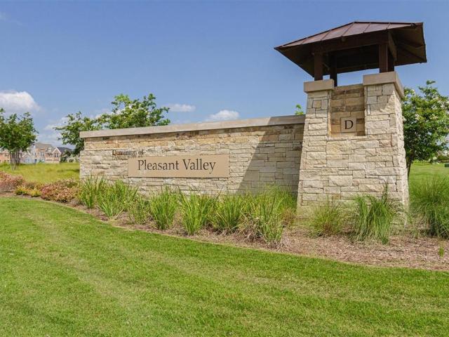 907 Goldenwave Trail