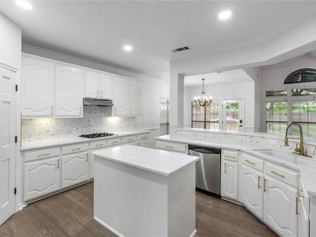 907 Greenfield Court