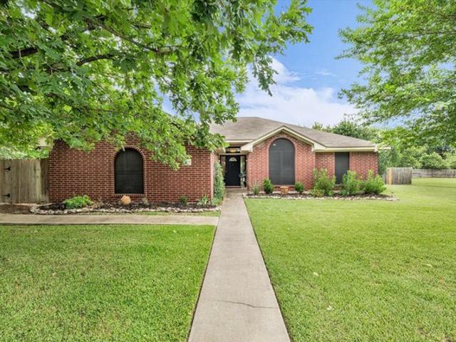 907 Dogwood St, Robinson, TX 76706