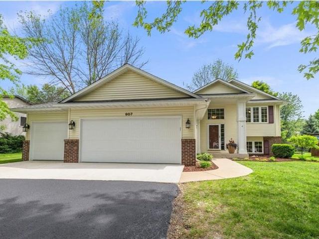 907 Deer Ridge St NW, Lonsdale, MN 55046