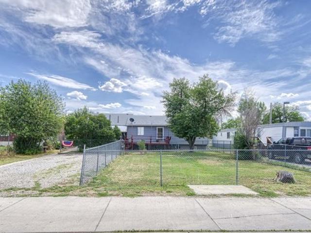 907 E 4th St, Gillette, WY 82716
