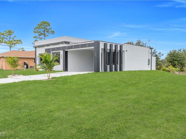 907 E 9th St, Lehigh Acres, FL 33972 | MLS #2025024 | Compass