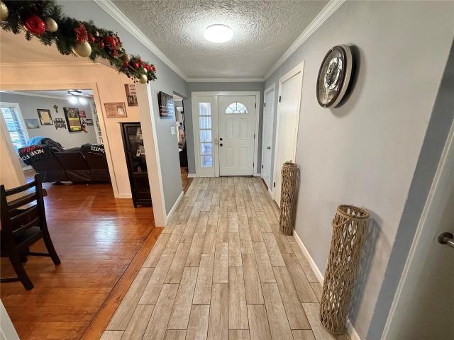 907 E Magnolia St, Angleton, TX 77515 | MLS #87661 | Compass