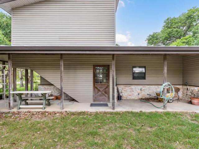 907 Horace Howard Dr