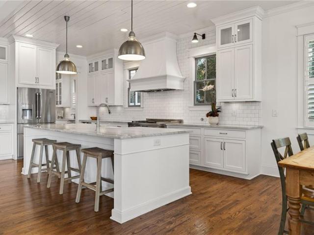 907 Highland Terrace