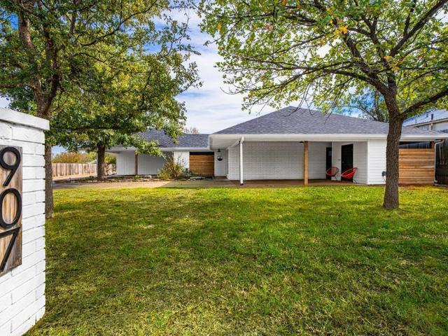 907 Hill St, Fredericksburg, TX 78624 | MLS #98989 | Compass