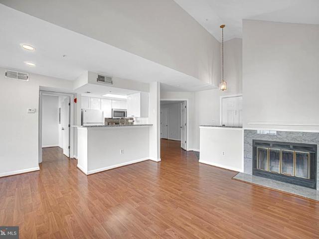 907 Hillside Lake Terrace # 512