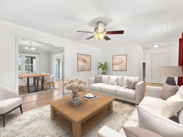 907 Oak Drive