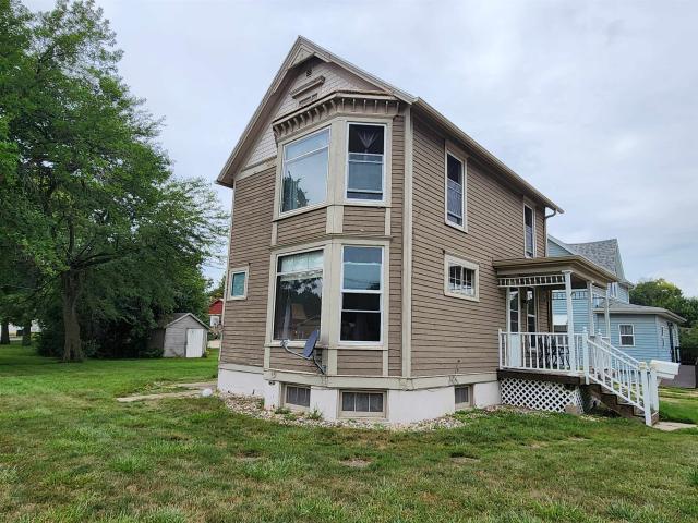 907 Lawler Street