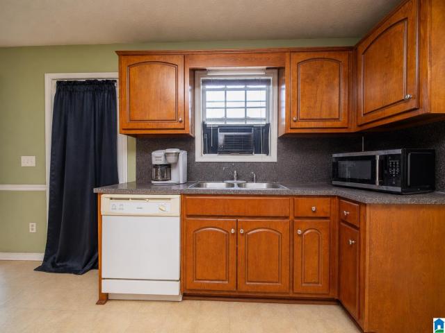907 Lee Road 379