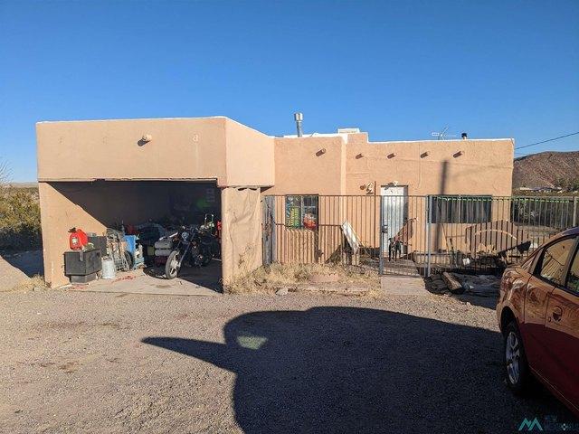 907 Lucky Dr, Truth or Consequences, NM 87901