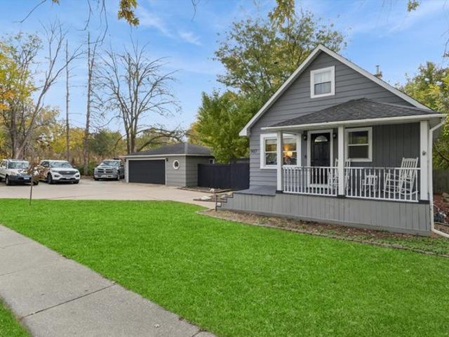 907 Maple Ave, Lisle, IL 60532